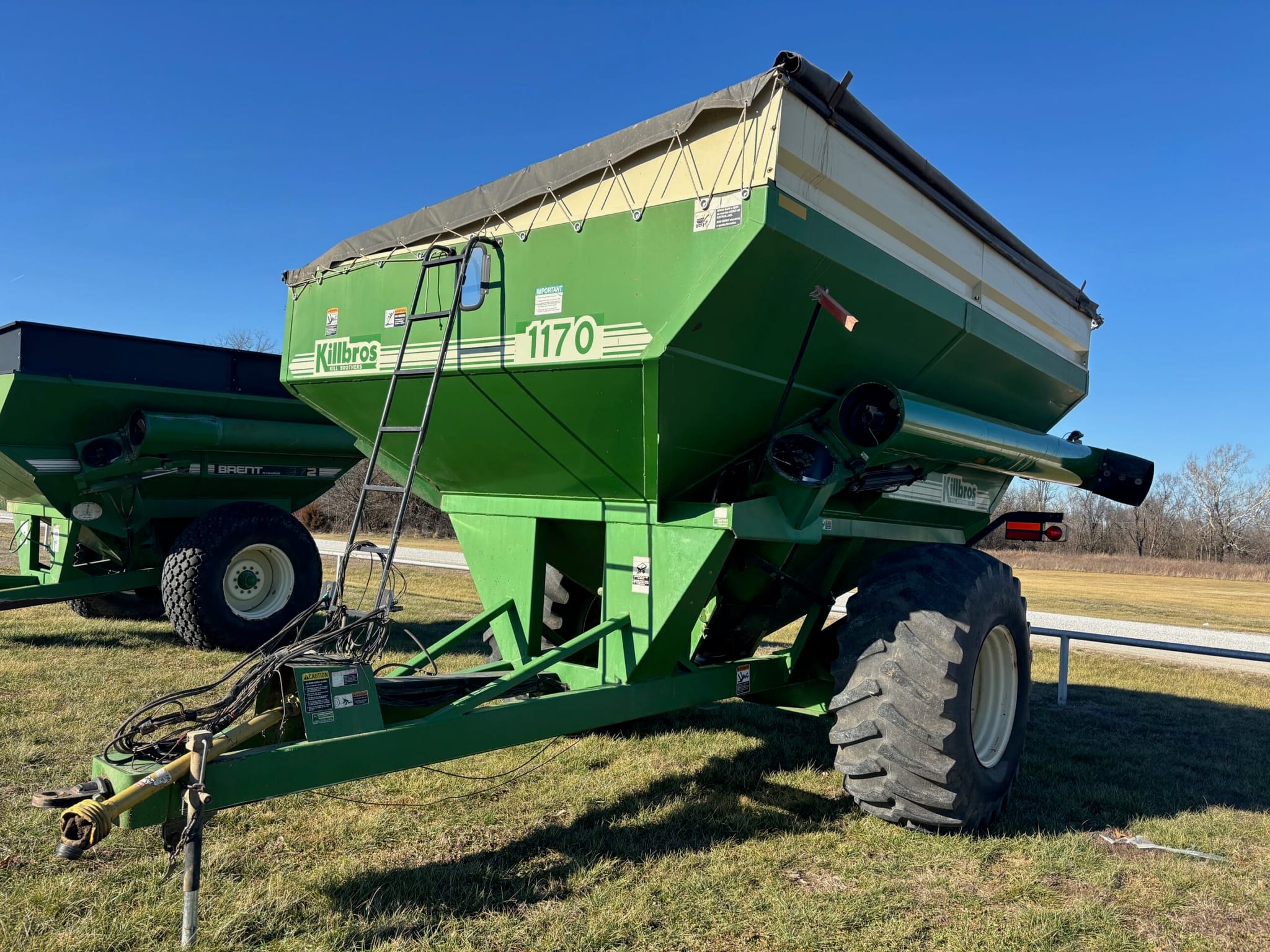 KILLBROS 1170 GRAIN CART - Heartland Tractor