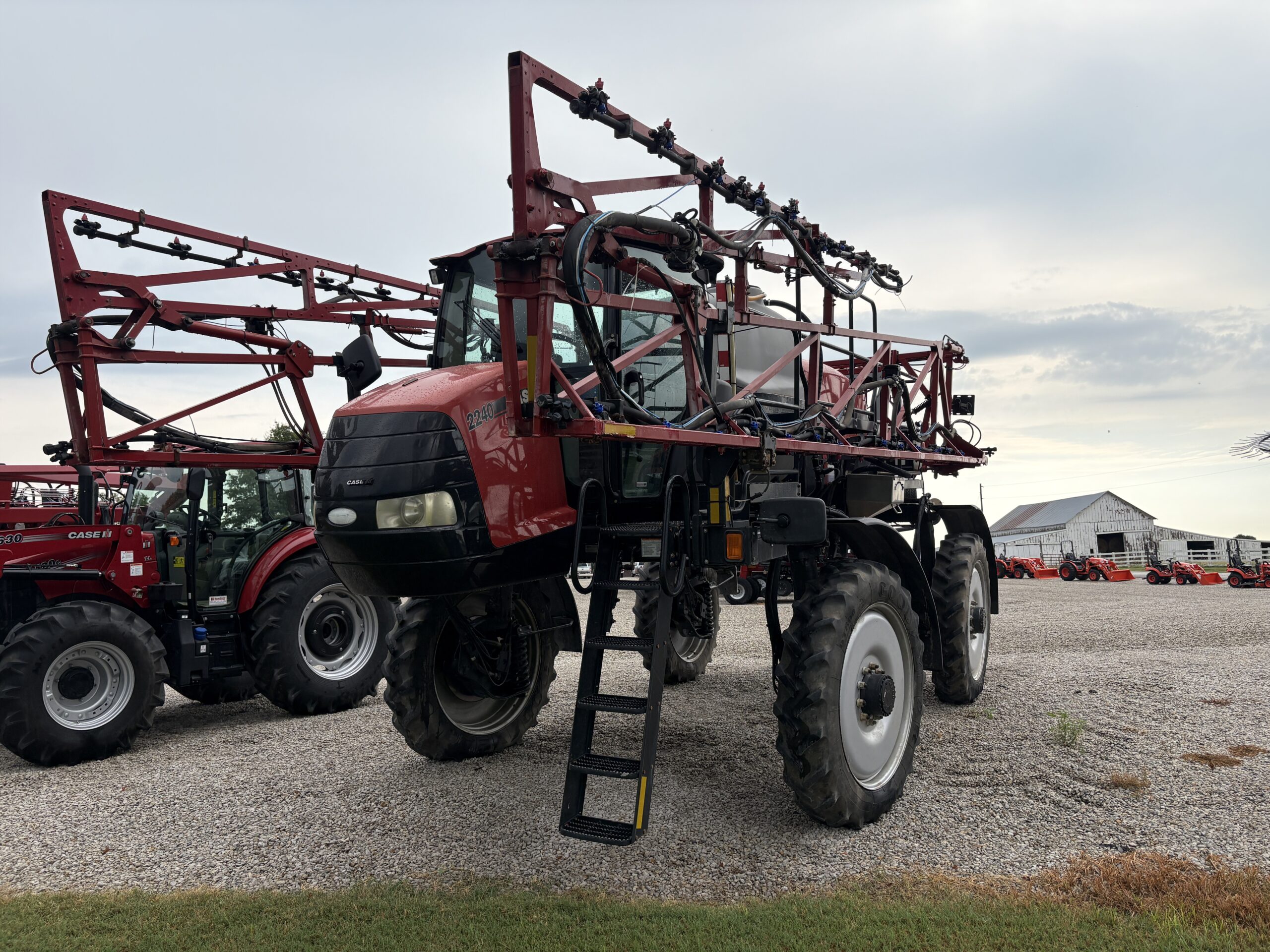 CASE IH 2240 SELF-PROPELLED SPRAYER - Heartland Tractor
